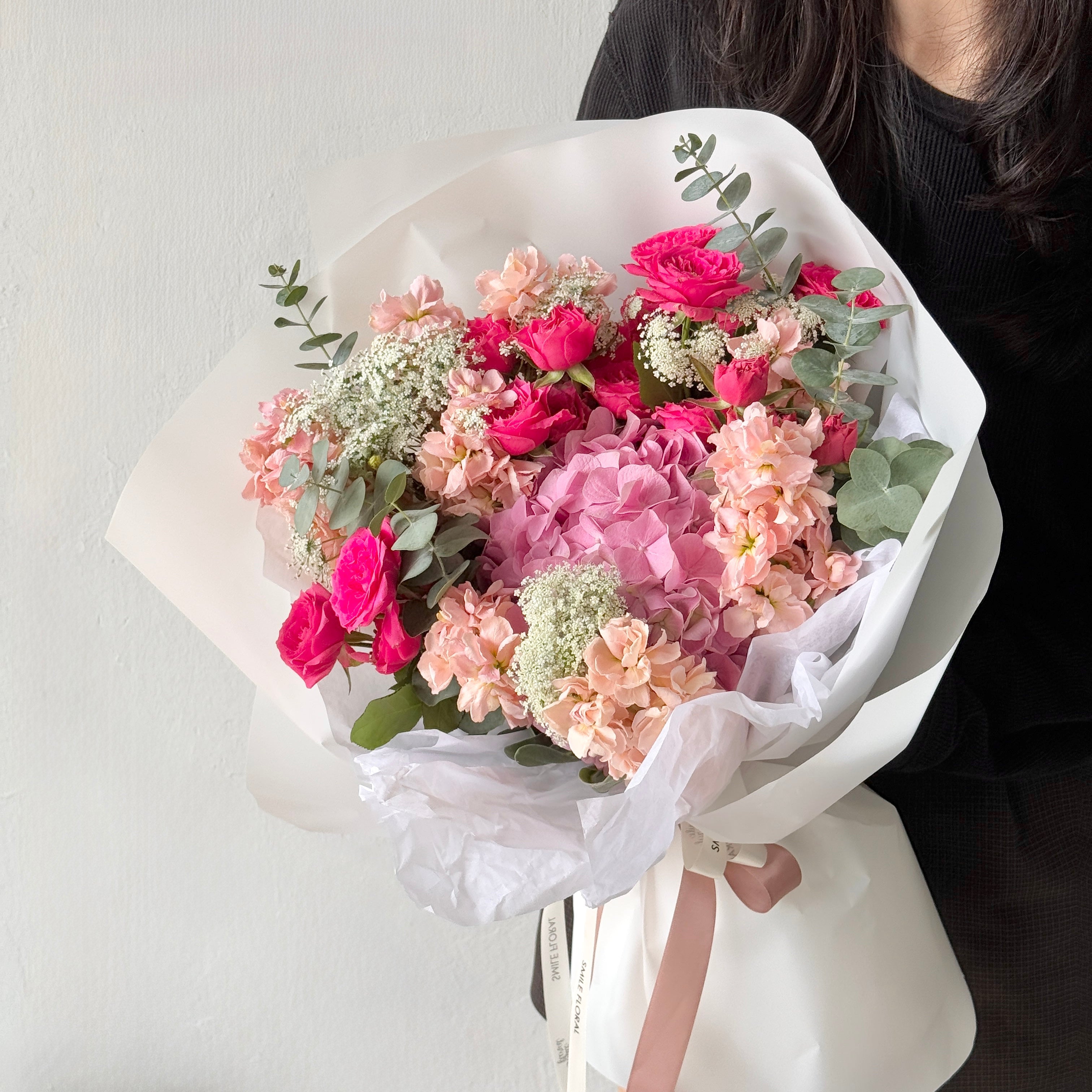 Hand Bouquet in Singapore | Smile Floral